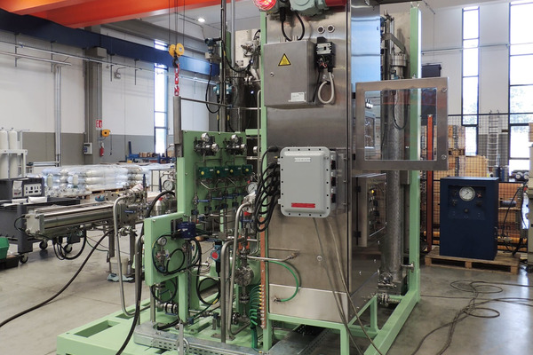 Process plant with internal overpressure control panel